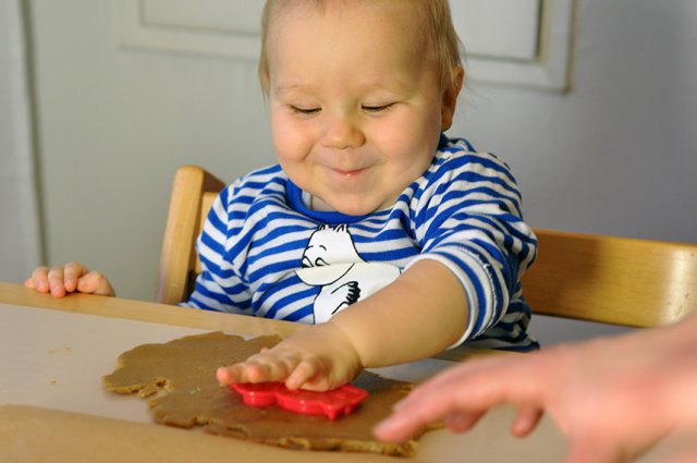 How to make a Moomin gingerbread house: Follow these instructions