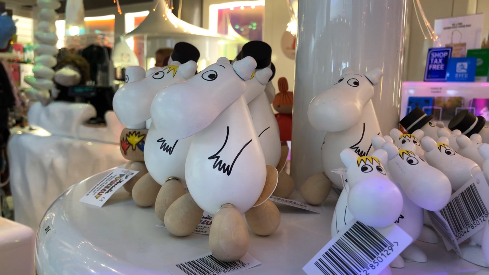 "Tänk att det finns en butik full med Mumin!" – Grattis Moomin Shop 20 ...
