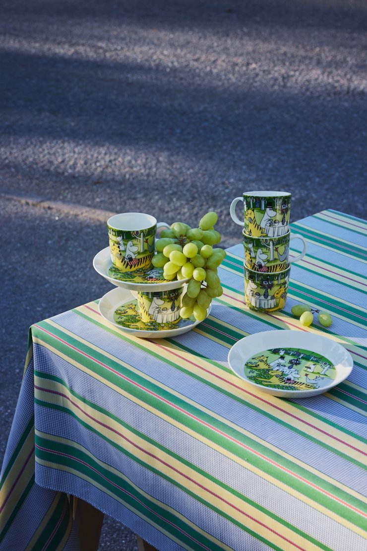 Everyone's invited to the garden party – Moomin mug summer 2023